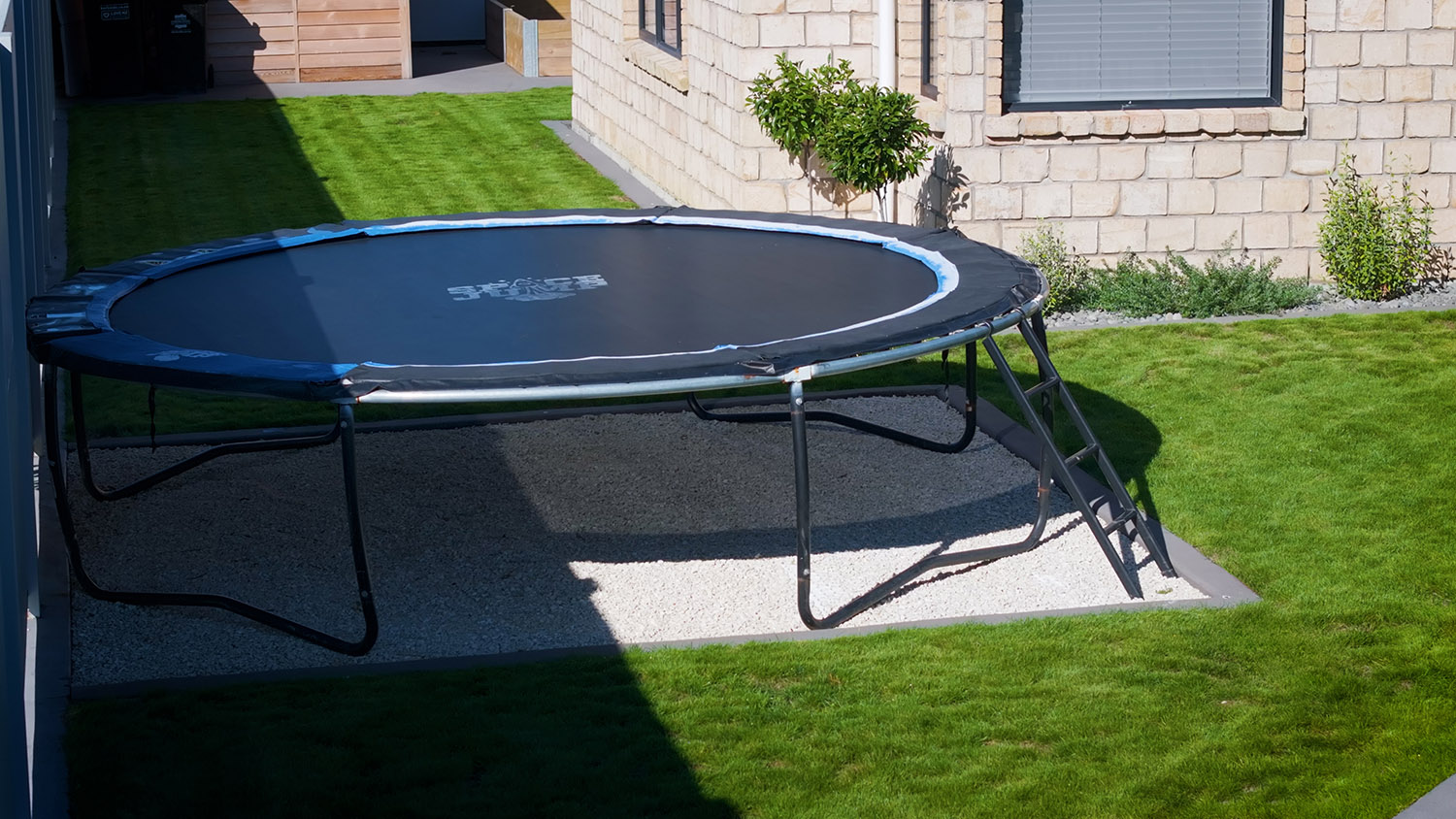 PebbleLock Case Study | Trampoline Foundation - Strol