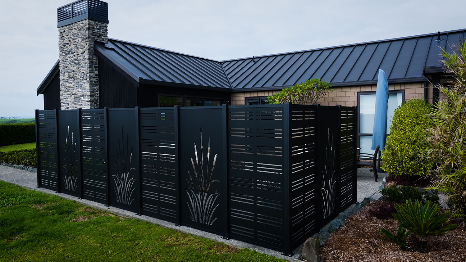 SmartScreen Post and Rail Case Study | Patio Area Privacy - Strol